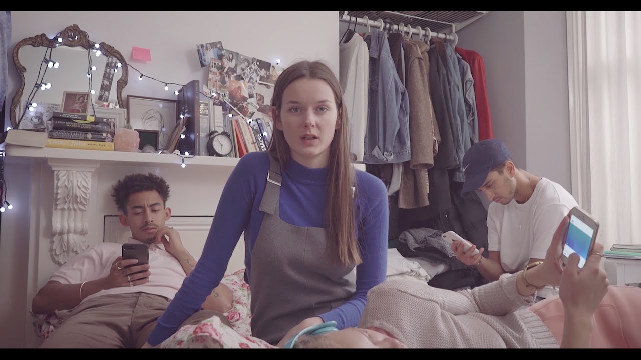 Exclusive Video Premiere: ‘Bodies’ by Cecilia Knapp - Jungle Magazine